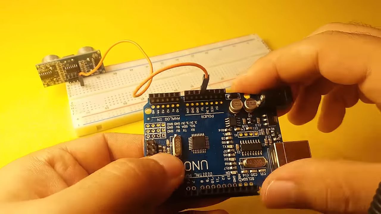 How To Use HC-SR04 Ultrasonic Sensor With Arduino Uno | DIY Project