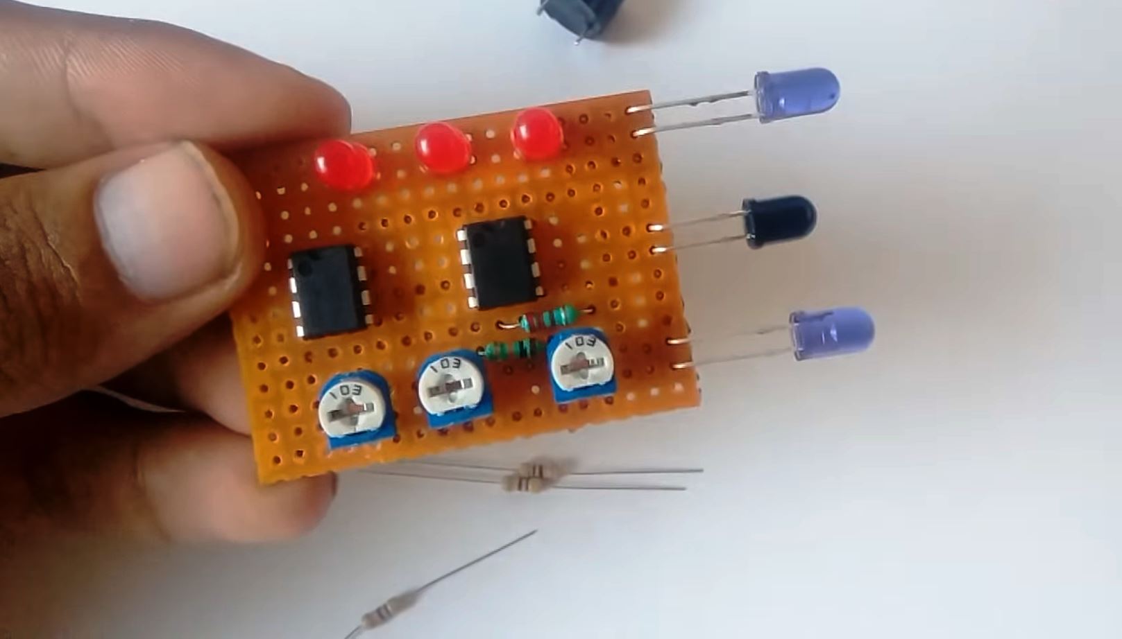 How To Make A Multi-Level Proximity Sensor Using LM358 Amplifiers